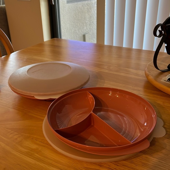 Tupperware | Kitchen | Tupperware Divided Dishes Set Of 2 | Poshmark